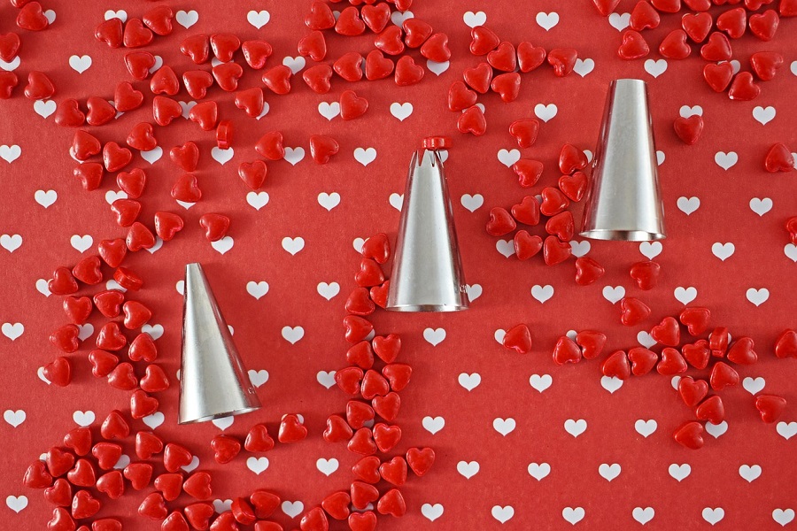 Mengenal Kegunaan Spuit Kue dan Berbagai Macam Jenisnya